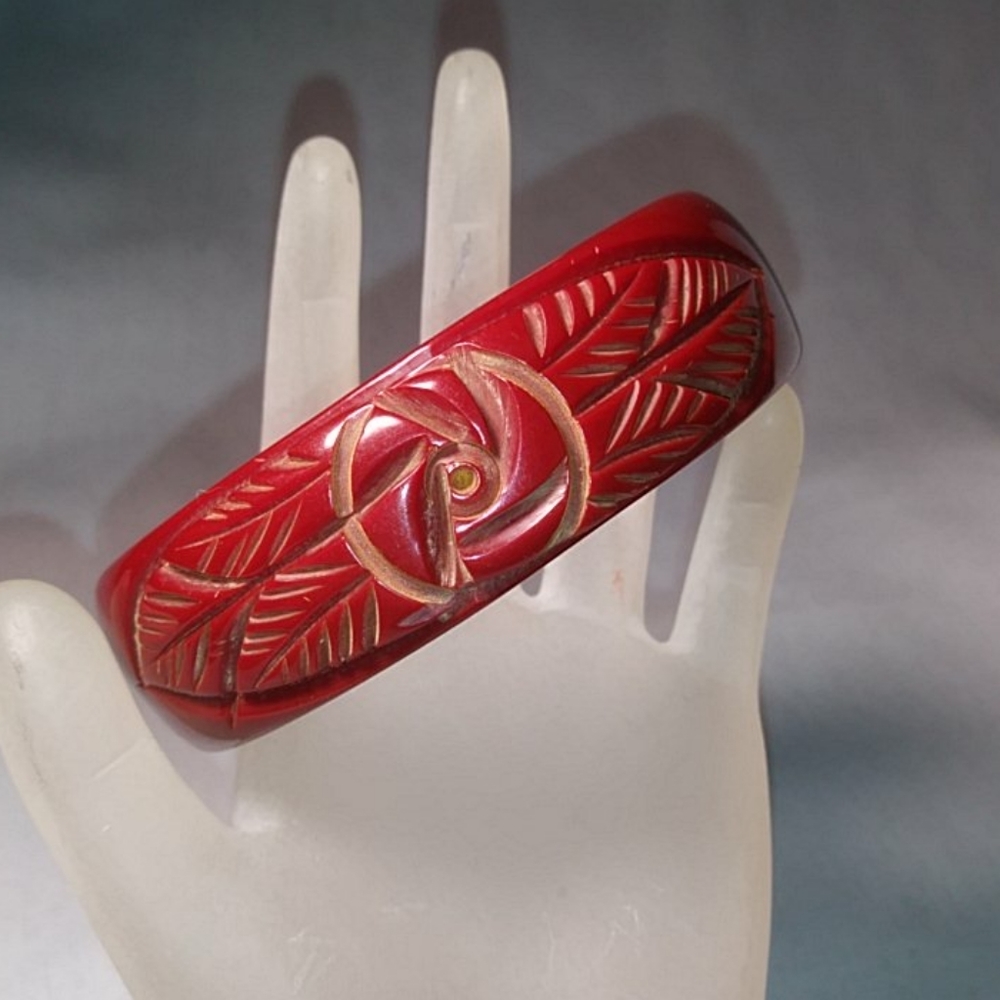 Bakelite 1930s Deep Carved Maroon Thick Bracelet - Gem